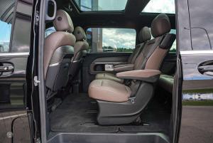 Black Mercedes-Benz V 300 2025 in Kaunas, with an engine capacity of 1.95 L and mileage of 25 thousand km for 94950 €, photo 32 on AUTOMOTO.COM.LV