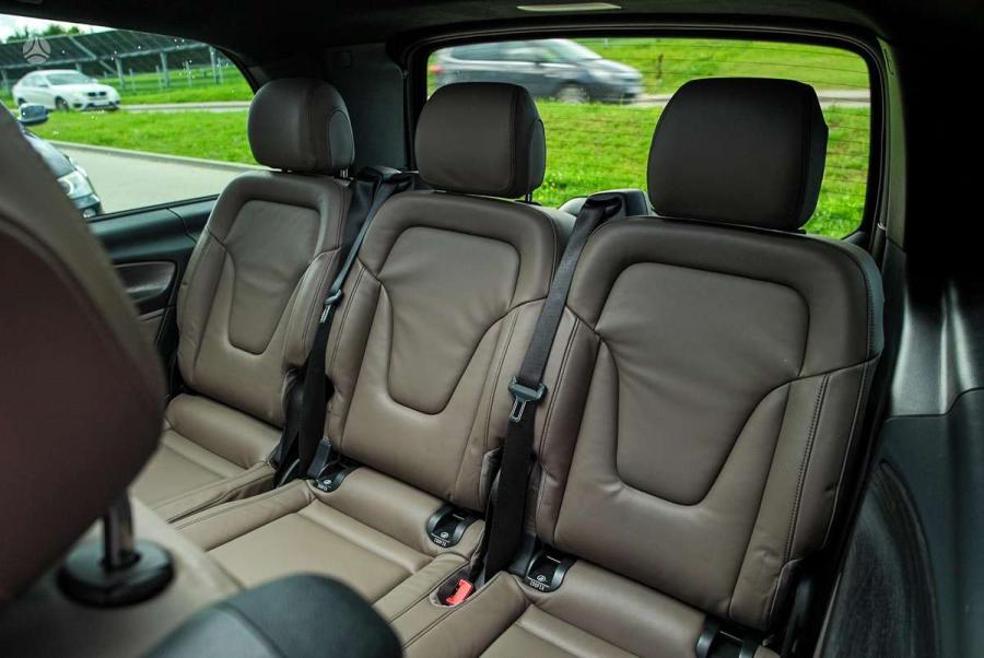 Black Mercedes-Benz V 300 2025 in Kaunas, with an engine capacity of 1.95 L and mileage of 25 thousand km for 94950 €, photo 34 on AUTOMOTO.COM.LV