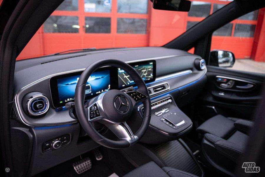 Melns Mercedes-Benz V 300 2024 Marijampole, ar dzinēja tilpumu 2.00 L un nobraukumu 12 tūkst. km par 99950 €, foto 24 vietnē AUTOMOTO.COM.LV