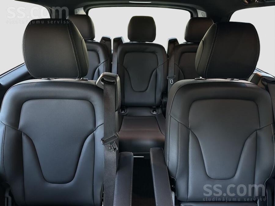 Melns Mercedes-Benz V 300 2024 Rīga, ar dzinēja tilpumu 2.00 L un nobraukumu 77 tūkst. km par 67900 €, foto 17 vietnē AUTOMOTO.COM.LV
