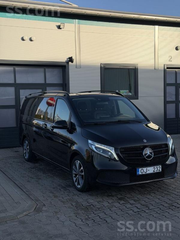 Black Mercedes-Benz V 300 2020 in Riga, with an engine capacity of 2.00 L and mileage of 116 thousand km for 59900 €, photo 3 on AUTOMOTO.COM.LV