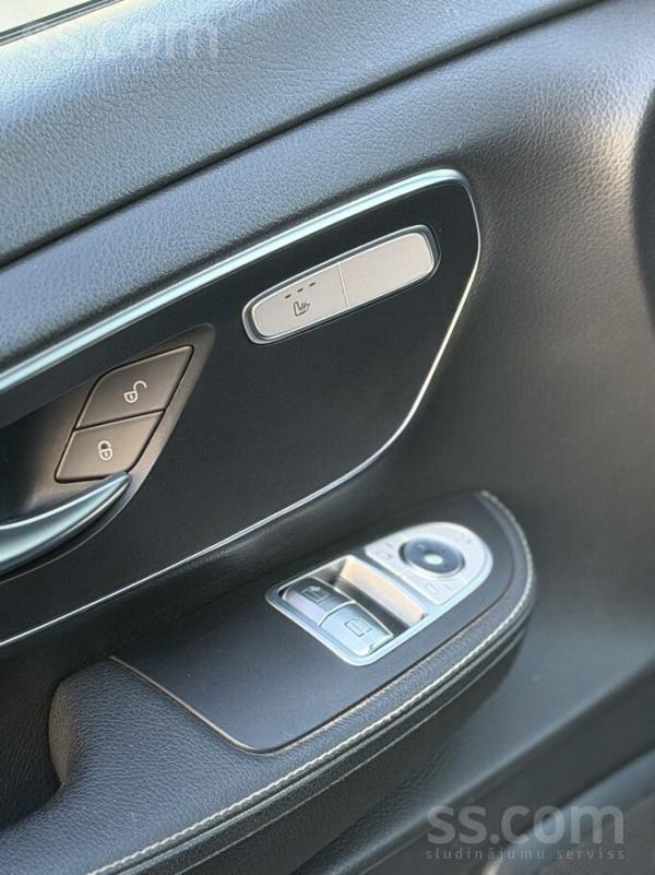Black Mercedes-Benz V 300 2020 in Riga, with an engine capacity of 2.00 L and mileage of 116 thousand km for 59900 €, photo 7 on AUTOMOTO.COM.LV