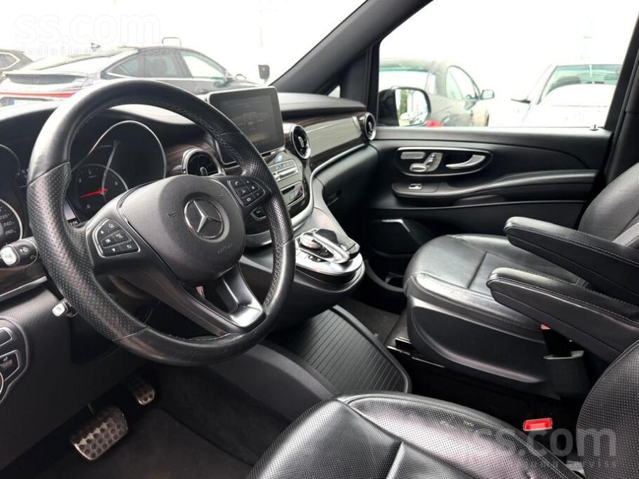 Black Mercedes-Benz V 300 2020 in Riga, with an engine capacity of 2.00 L and mileage of 145 thousand km for 48000 €, photo 11 on AUTOMOTO.COM.LV