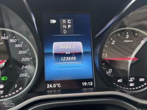 Black Mercedes-Benz V 300 2021 in Avizieniai, with an engine capacity of 2.00 L and mileage of 124 thousand km for 49950 €, photo 20 on AUTOMOTO.COM.LV