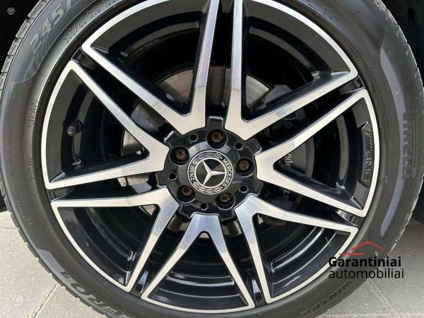 Melns Mercedes-Benz V 300 2021 Viļņa, ar dzinēja tilpumu 2.00 L un nobraukumu 124 tūkst. km par 49950 €, foto 5 vietnē AUTOMOTO.COM.LV