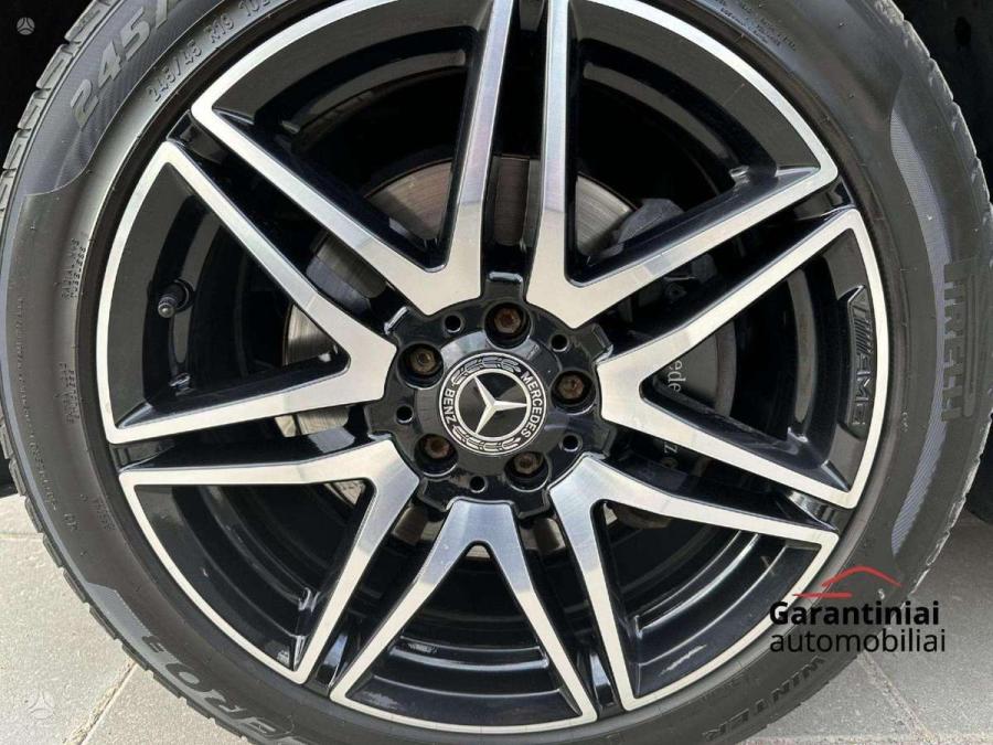 Melns Mercedes-Benz V 300 2021 Viļņa, ar dzinēja tilpumu 2.00 L un nobraukumu 124 tūkst. km par 49950 €, foto 5 vietnē AUTOMOTO.COM.LV