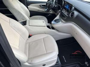 Melns Mercedes-Benz V 300 2021 Viļņa, ar dzinēja tilpumu 2.00 L un nobraukumu 124 tūkst. km par 49950 €, foto 7 vietnē AUTOMOTO.COM.LV