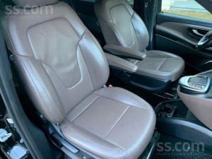 Melns Mercedes-Benz V 300 2021 Rīga, ar dzinēja tilpumu 2.00 L un nobraukumu 272 tūkst. km par 36900 €, foto 13 vietnē AUTOMOTO.COM.LV