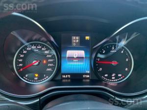 Melns Mercedes-Benz V 300 2021 Rīga, ar dzinēja tilpumu 2.00 L un nobraukumu 272 tūkst. km par 36900 €, foto 26 vietnē AUTOMOTO.COM.LV