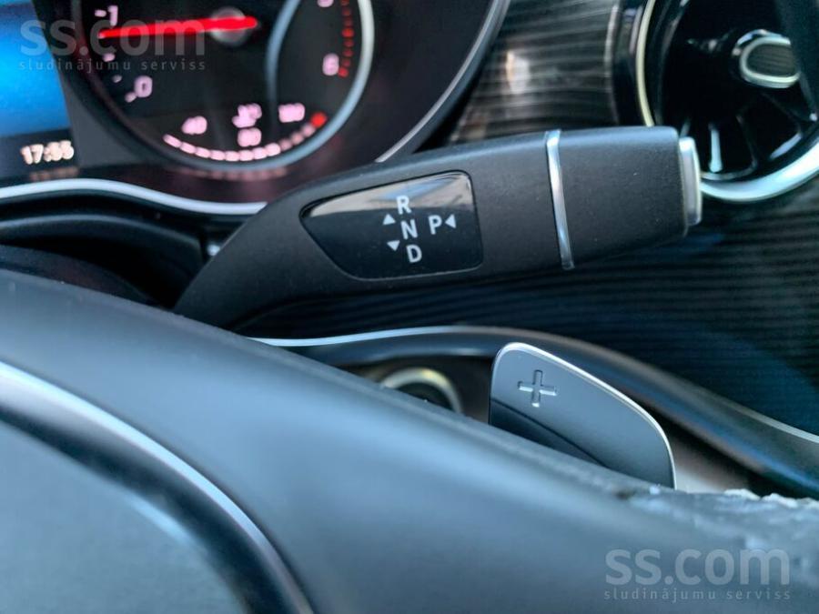 Melns Mercedes-Benz V 300 2021 Rīga, ar dzinēja tilpumu 2.00 L un nobraukumu 272 tūkst. km par 36900 €, foto 29 vietnē AUTOMOTO.COM.LV