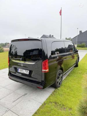 Melns Mercedes-Benz V 300 2022 Viļņa, ar dzinēja tilpumu 1.95 L un nobraukumu 142 tūkst. km par 53900 €, foto 4 vietnē AUTOMOTO.COM.LV