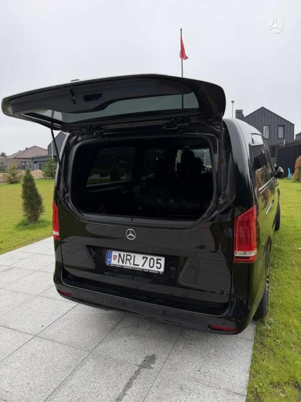 Melns Mercedes-Benz V 300 2022 Viļņa, ar dzinēja tilpumu 1.95 L un nobraukumu 142 tūkst. km par 53900 €, foto 6 vietnē AUTOMOTO.COM.LV