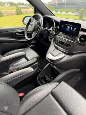 Melns Mercedes-Benz V 300 2022 Viļņa, ar dzinēja tilpumu 1.95 L un nobraukumu 142 tūkst. km par 53900 €, foto 10 vietnē AUTOMOTO.COM.LV