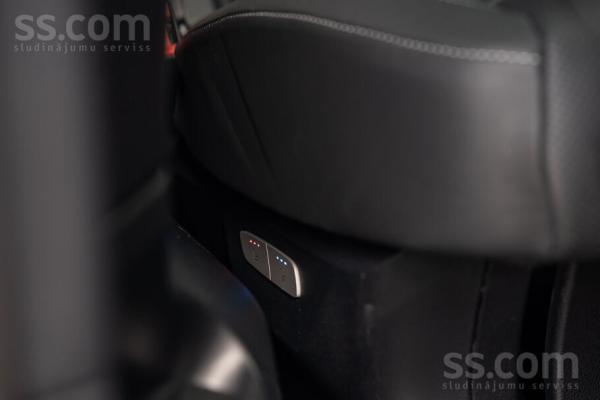 Melns Mercedes-Benz V 300 2023 Rīga, ar dzinēja tilpumu 1.90 L un nobraukumu 54 tūkst. km par 66000 €, foto 11 vietnē AUTOMOTO.COM.LV