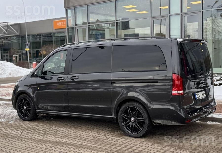 Melns Mercedes-Benz V 300 2023 Rīga, ar dzinēja tilpumu 2.00 L un nobraukumu 71 tūkst. km par 62400 €, foto 4 vietnē AUTOMOTO.COM.LV