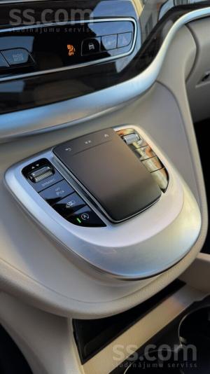 Melns Mercedes-Benz V 300 2023 Rīga, ar dzinēja tilpumu 2.00 L un nobraukumu 71 tūkst. km par 57200 €, foto 24 vietnē AUTOMOTO.COM.LV