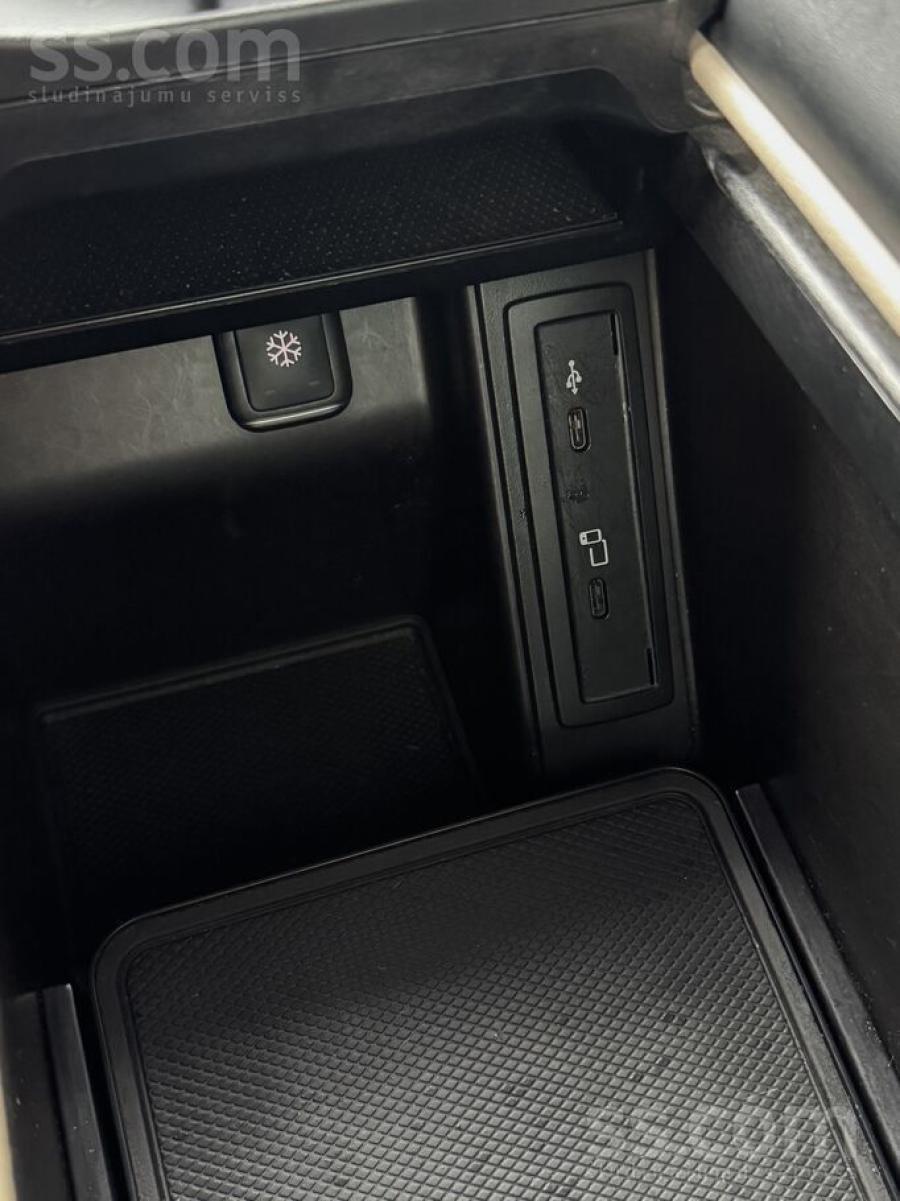Melns Mercedes-Benz V 300 2023 Rīga, ar dzinēja tilpumu 2.00 L un nobraukumu 71 tūkst. km par 57200 €, foto 27 vietnē AUTOMOTO.COM.LV