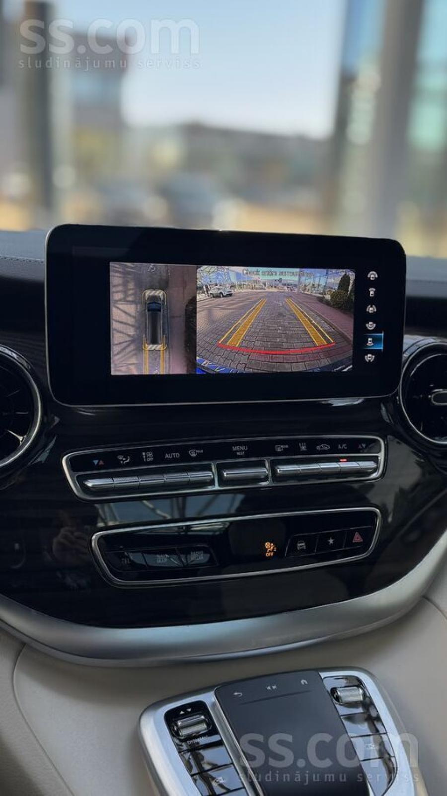 Melns Mercedes-Benz V 300 2023 Rīga, ar dzinēja tilpumu 2.00 L un nobraukumu 71 tūkst. km par 57200 €, foto 28 vietnē AUTOMOTO.COM.LV