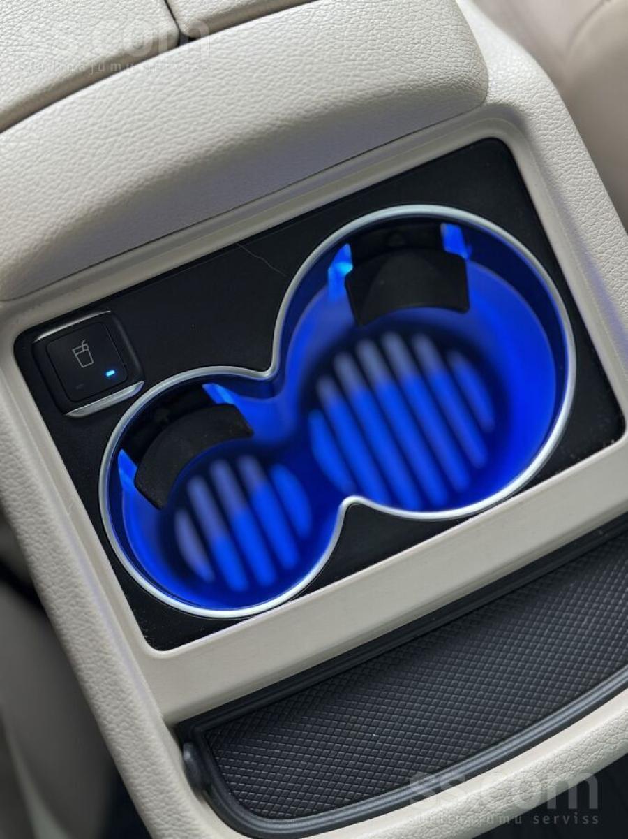 Melns Mercedes-Benz V 300 2023 Rīga, ar dzinēja tilpumu 2.00 L un nobraukumu 71 tūkst. km par 57200 €, foto 29 vietnē AUTOMOTO.COM.LV
