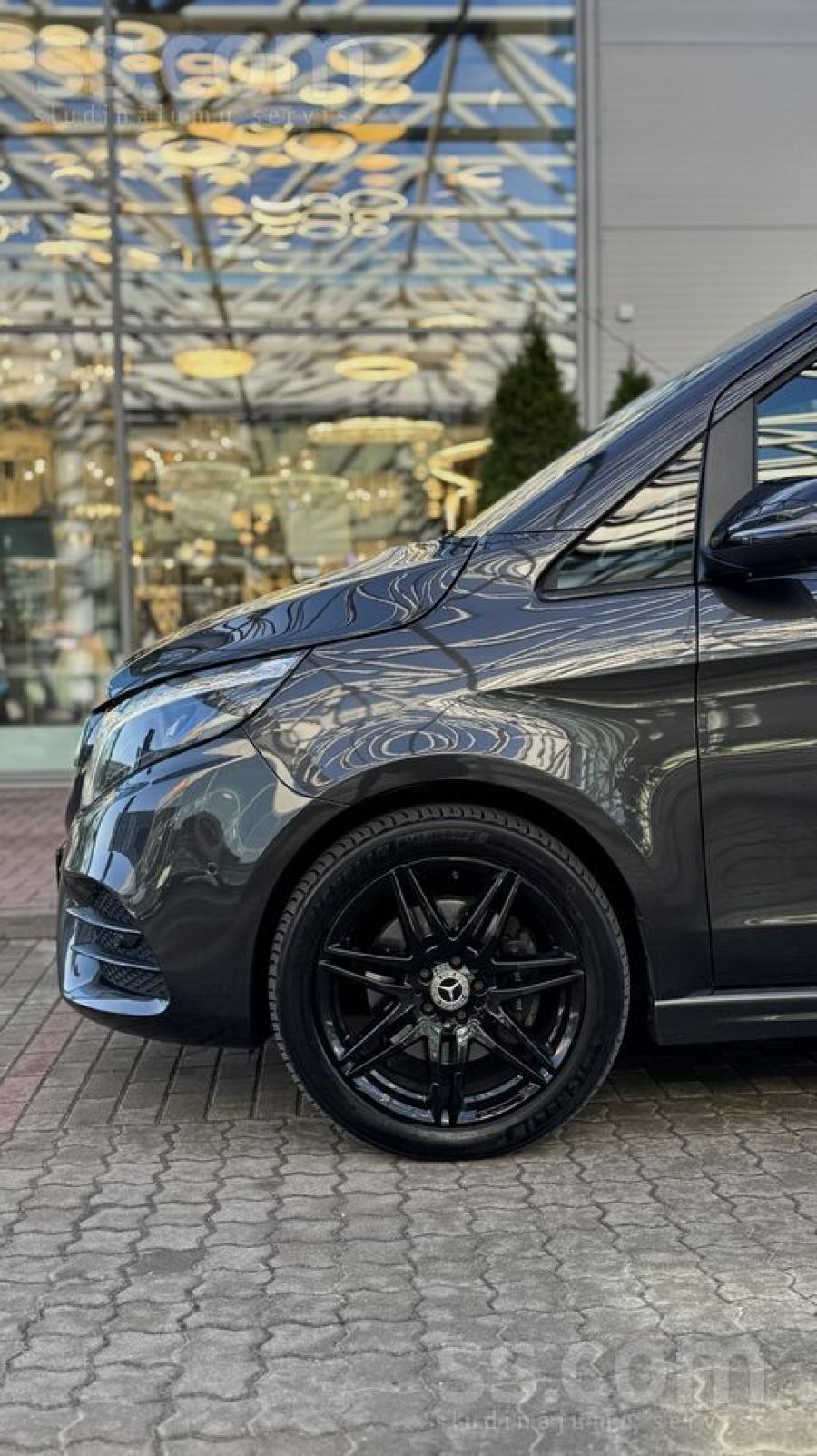 Melns Mercedes-Benz V 300 2023 Rīga, ar dzinēja tilpumu 2.00 L un nobraukumu 71 tūkst. km par 57200 €, foto 35 vietnē AUTOMOTO.COM.LV