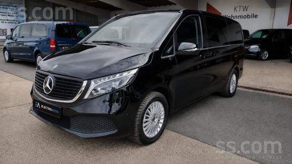 Black Mercedes-Benz V 300 2023 in Riga, with an engine capacity of 2.00 L and mileage of 35 thousand km for 49990 €, photo 2 on AUTOMOTO.COM.LV