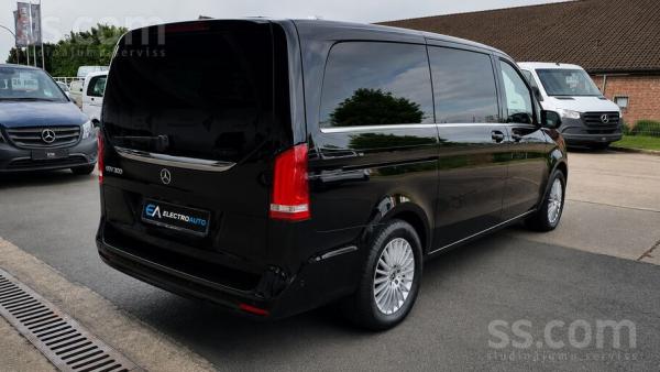Black Mercedes-Benz V 300 2023 in Riga, with an engine capacity of 2.00 L and mileage of 35 thousand km for 49990 €, photo 6 on AUTOMOTO.COM.LV