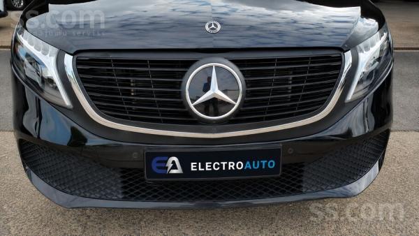 Black Mercedes-Benz V 300 2023 in Riga, with an engine capacity of 2.00 L and mileage of 35 thousand km for 49990 €, photo 7 on AUTOMOTO.COM.LV