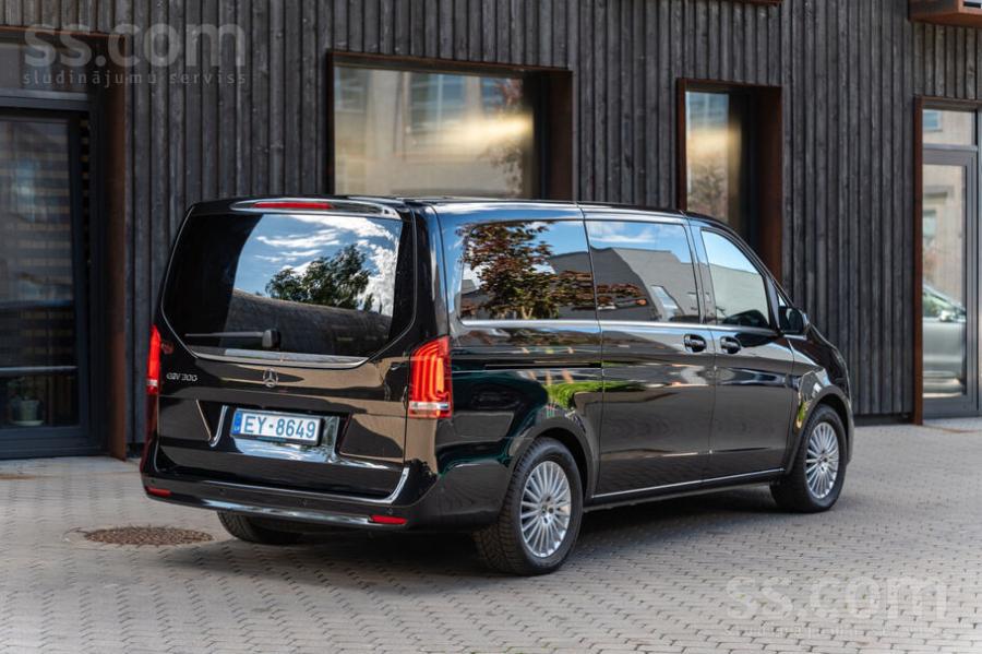 Black Mercedes-Benz V 300 2023 in Riga, with an engine capacity of 2.00 L and mileage of 35 thousand km for 48900 €, photo 4 on AUTOMOTO.COM.LV