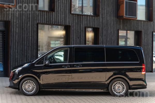 Black Mercedes-Benz V 300 2023 in Riga, with an engine capacity of 2.00 L and mileage of 35 thousand km for 48900 €, photo 5 on AUTOMOTO.COM.LV