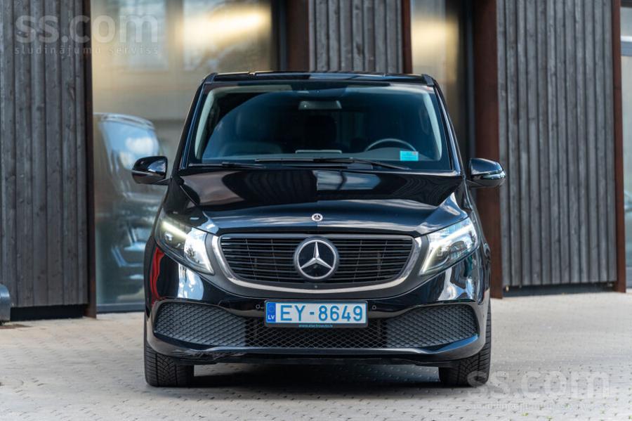 Black Mercedes-Benz V 300 2023 in Riga, with an engine capacity of 2.00 L and mileage of 35 thousand km for 48900 €, photo 9 on AUTOMOTO.COM.LV