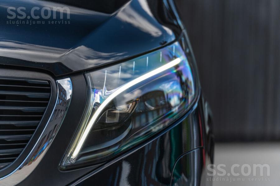 Black Mercedes-Benz V 300 2023 in Riga, with an engine capacity of 2.00 L and mileage of 35 thousand km for 48900 €, photo 12 on AUTOMOTO.COM.LV