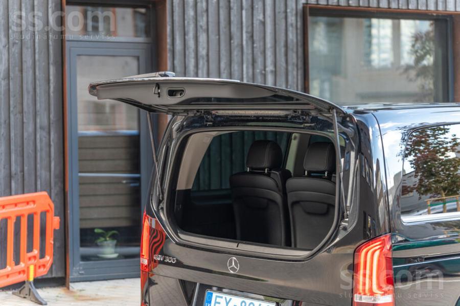 Black Mercedes-Benz V 300 2023 in Riga, with an engine capacity of 2.00 L and mileage of 35 thousand km for 48900 €, photo 15 on AUTOMOTO.COM.LV