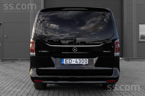 Black Mercedes-Benz V 300 2024 in Riga, with an engine capacity of 2.00 L and mileage of 55 thousand km for 69900 €, photo 5 on AUTOMOTO.COM.LV