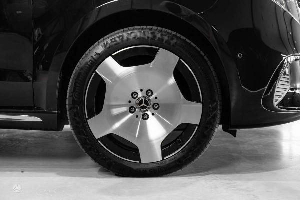 Melns Mercedes-Benz V 300 2024 Rīga, ar dzinēja tilpumu 2.00 L un nobraukumu 12 tūkst. km par 103455 €, foto 8 vietnē AUTOMOTO.COM.LV