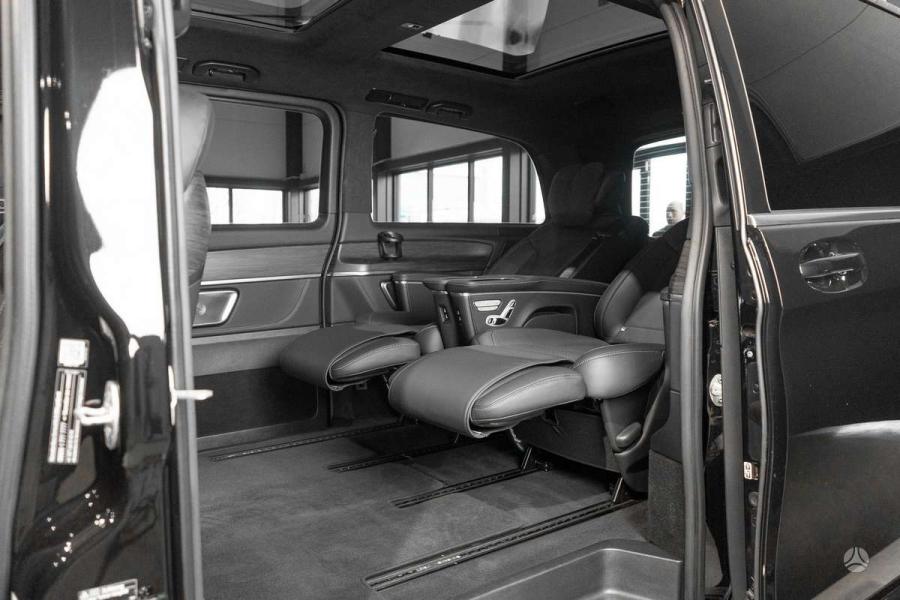 Melns Mercedes-Benz V 300 2024 Rīga, ar dzinēja tilpumu 2.00 L un nobraukumu 12 tūkst. km par 103455 €, foto 13 vietnē AUTOMOTO.COM.LV