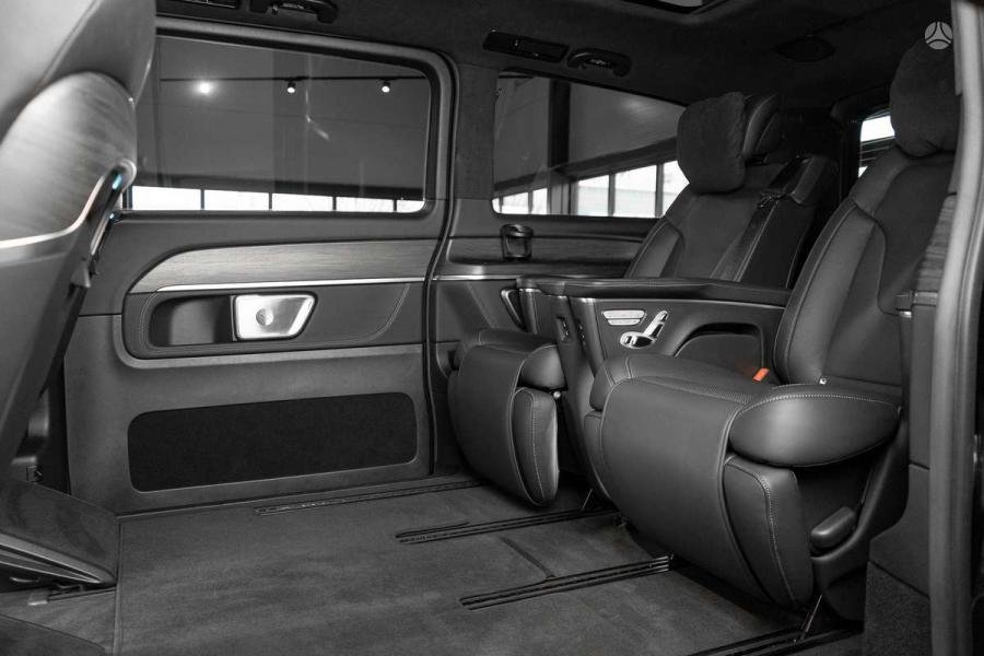 Melns Mercedes-Benz V 300 2024 Rīga, ar dzinēja tilpumu 2.00 L un nobraukumu 12 tūkst. km par 103455 €, foto 14 vietnē AUTOMOTO.COM.LV
