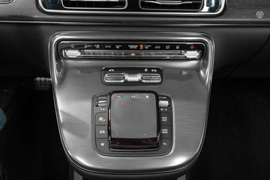 Melns Mercedes-Benz V 300 2024 Rīga, ar dzinēja tilpumu 2.00 L un nobraukumu 12 tūkst. km par 103455 €, foto 33 vietnē AUTOMOTO.COM.LV