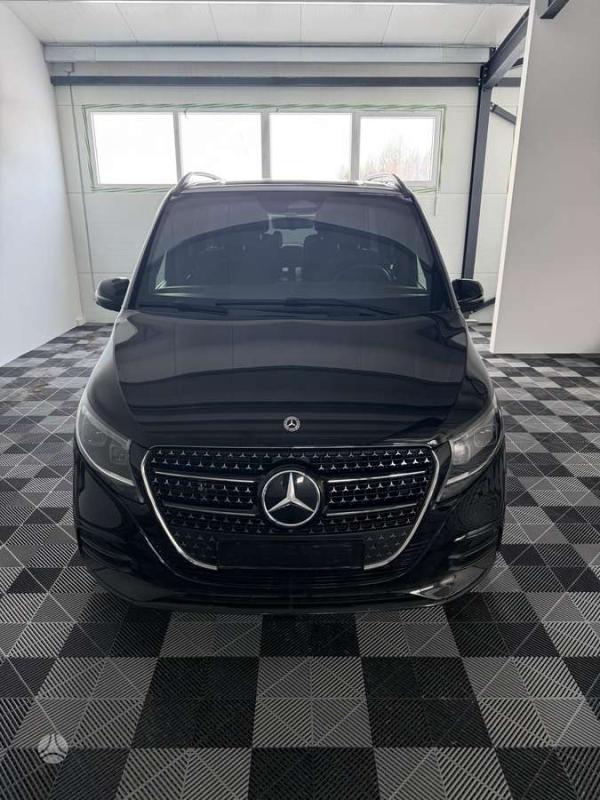 Black Mercedes-Benz V 300 2024 in Siauliai, with an engine capacity of 0.00 L and mileage of 51 thousand km for 89540 €, photo 2 on AUTOMOTO.COM.LV