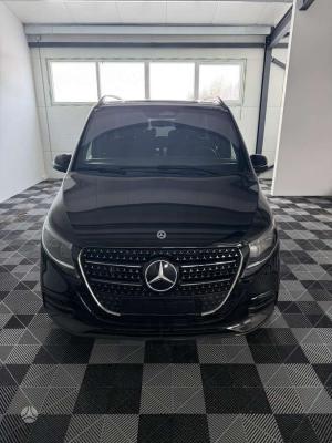 Melns Mercedes-Benz V 300 2024 Šauļi, ar dzinēja tilpumu 0.00 L un nobraukumu 51 tūkst. km par 89540 €, foto 2 vietnē AUTOMOTO.COM.LV