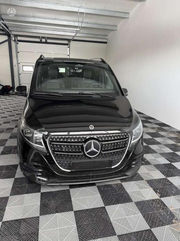Black Mercedes-Benz V 300 2024 in Siauliai, with an engine capacity of 0.00 L and mileage of 51 thousand km for 89540 €, photo 3 on AUTOMOTO.COM.LV