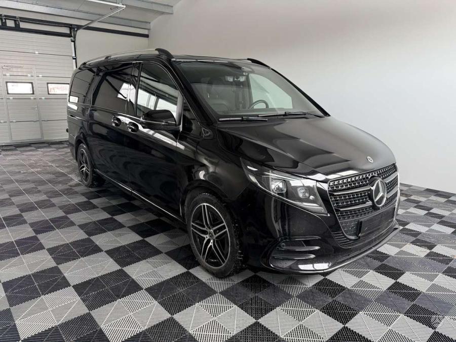 Melns Mercedes-Benz V 300 2024 Šauļi, ar dzinēja tilpumu 0.00 L un nobraukumu 51 tūkst. km par 89540 €, foto 4 vietnē AUTOMOTO.COM.LV