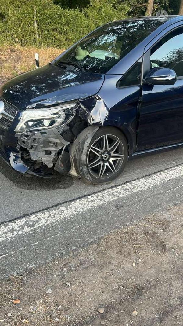 Blue Mercedes-Benz V 300 2019 in Panevezys, with an engine capacity of 2.00 L and mileage of 210 thousand km for 26000 €, photo 1 on AUTOMOTO.COM.LV