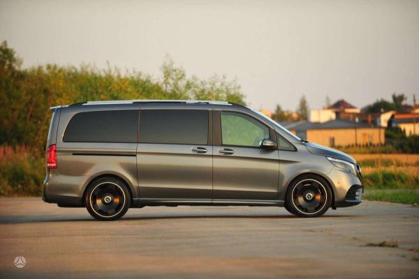 Grey Mercedes-Benz V 300 2019 in Kaunas, with an engine capacity of 1.95 L and mileage of 305 thousand km for 34990 €, photo 4 on AUTOMOTO.COM.LV