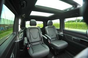 Grey Mercedes-Benz V 300 2019 in Kaunas, with an engine capacity of 1.95 L and mileage of 305 thousand km for 34990 €, photo 16 on AUTOMOTO.COM.LV