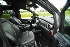 Grey Mercedes-Benz V 300 2019 in Kaunas, with an engine capacity of 1.95 L and mileage of 305 thousand km for 34990 €, photo 20 on AUTOMOTO.COM.LV