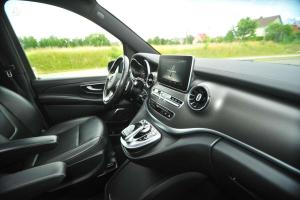 Grey Mercedes-Benz V 300 2019 in Kaunas, with an engine capacity of 1.95 L and mileage of 305 thousand km for 34990 €, photo 22 on AUTOMOTO.COM.LV