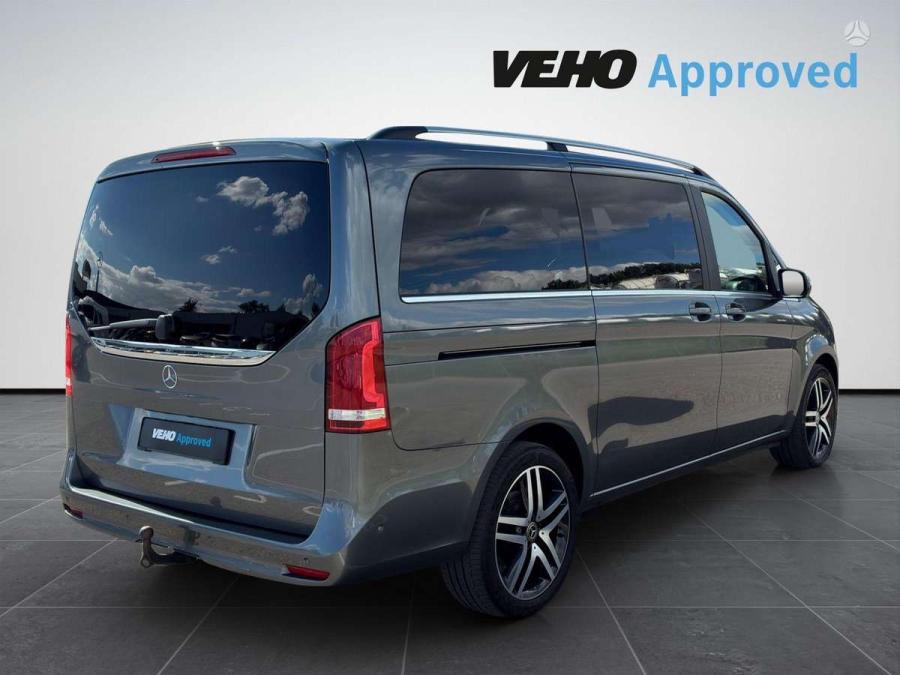 Pelēks Mercedes-Benz V 300 2022 Kauņa, ar dzinēja tilpumu 0.00 L un nobraukumu 133 tūkst. km par 51900 €, foto 3 vietnē AUTOMOTO.COM.LV