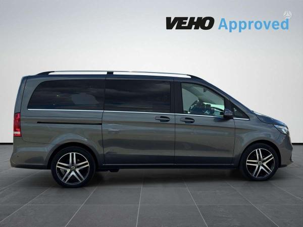 Pelēks Mercedes-Benz V 300 2022 Kauņa, ar dzinēja tilpumu 0.00 L un nobraukumu 133 tūkst. km par 51900 €, foto 7 vietnē AUTOMOTO.COM.LV