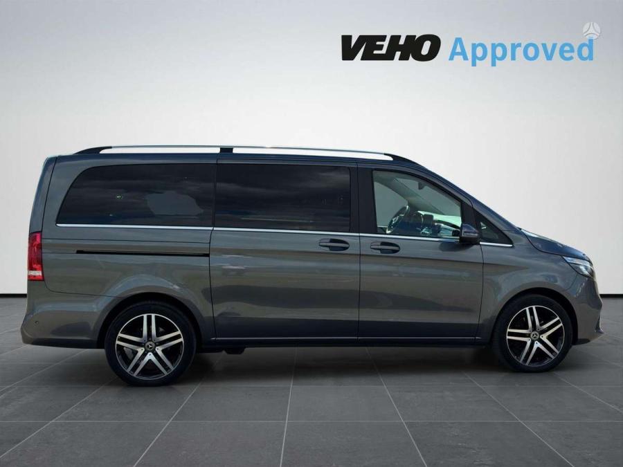 Pelēks Mercedes-Benz V 300 2022 Kauņa, ar dzinēja tilpumu 0.00 L un nobraukumu 133 tūkst. km par 51900 €, foto 7 vietnē AUTOMOTO.COM.LV