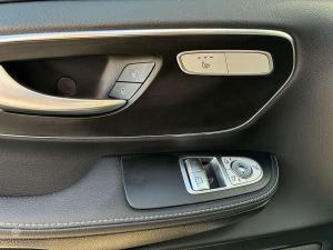 Pelēks Mercedes-Benz V 300 2022 Kauņa, ar dzinēja tilpumu 0.00 L un nobraukumu 133 tūkst. km par 51900 €, foto 11 vietnē AUTOMOTO.COM.LV